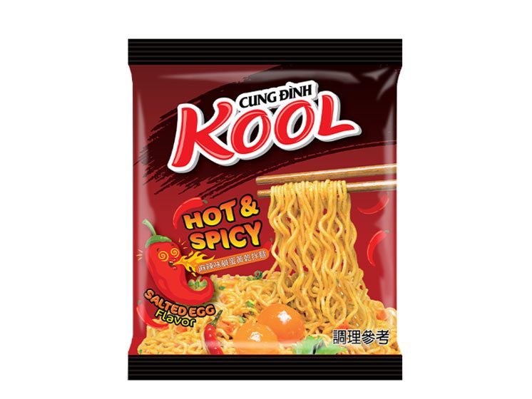 Køb Kool Hot & Spicy Salted Egg Noodles Cung Dinh 92 g. → Gratis fragt ...