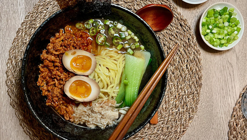 Tantanmen Ramen – Spicy japansk nudelsuppe med svinekød
